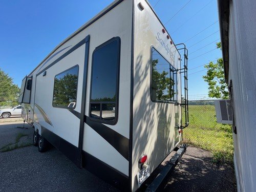 RV & Travel Trailers